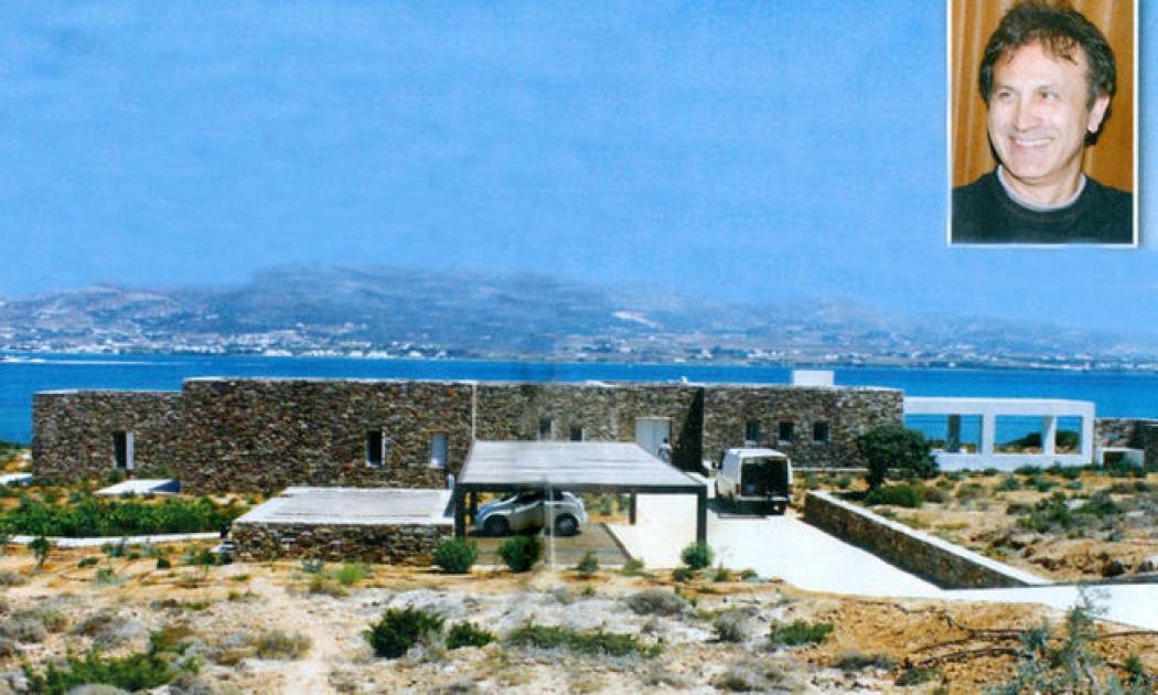 Γιώργος Νταλάρας: Έτοιμα τα σπίτια του στην Αντίπαρο | Gossip-tv.gr