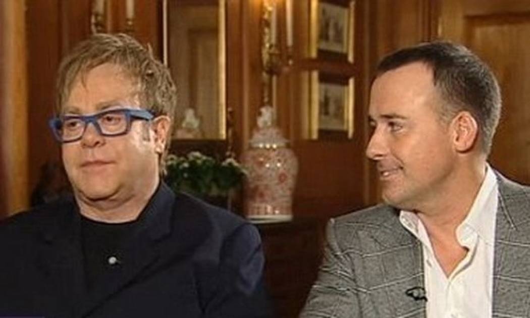 Ο Elton είναι ξετρελαμένος με το γιο του | Gossip-tv.gr