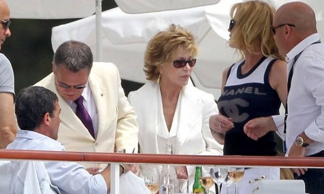 Τα… πηγαδάκια των Καννών καλά κρατούν | Gossip-tv.gr