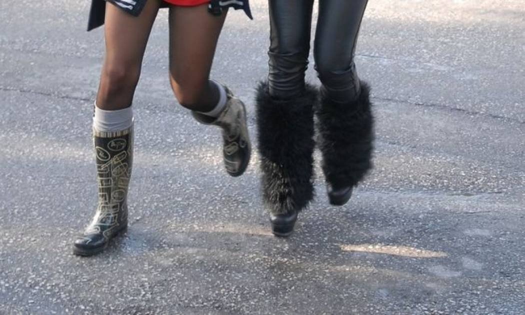 Τα κορίτσια με τα trendy boots | Gossip-tv.gr