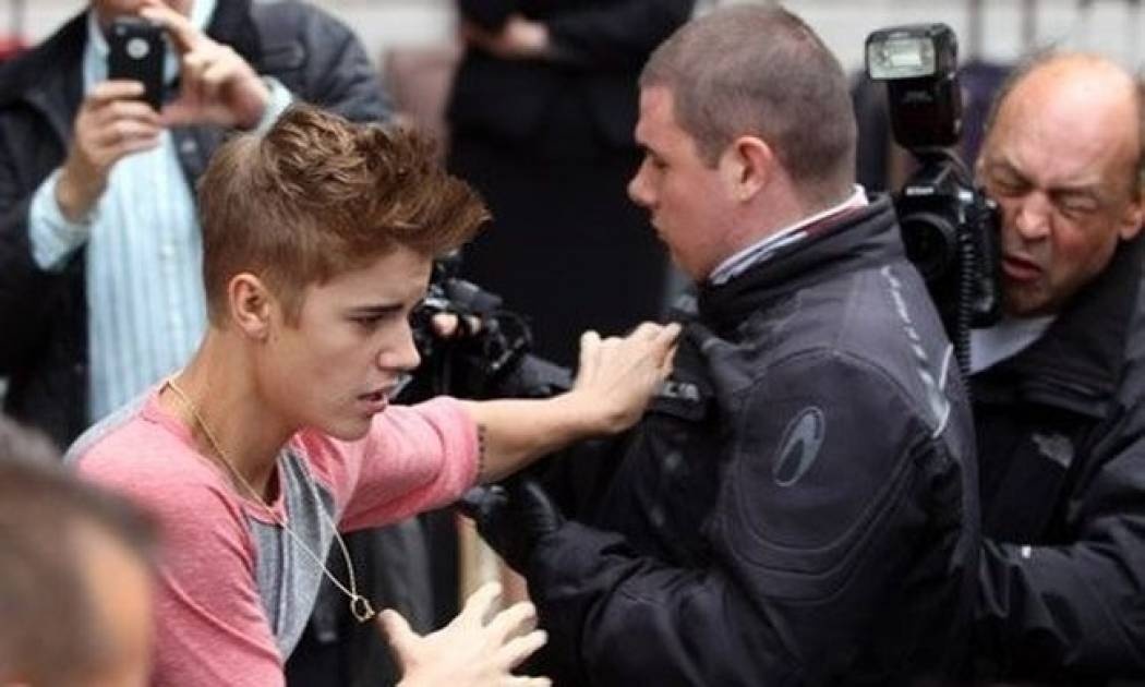 Justin Bieber: Νέος καβγάς με τους παπαράτσι | Gossip-tv.gr