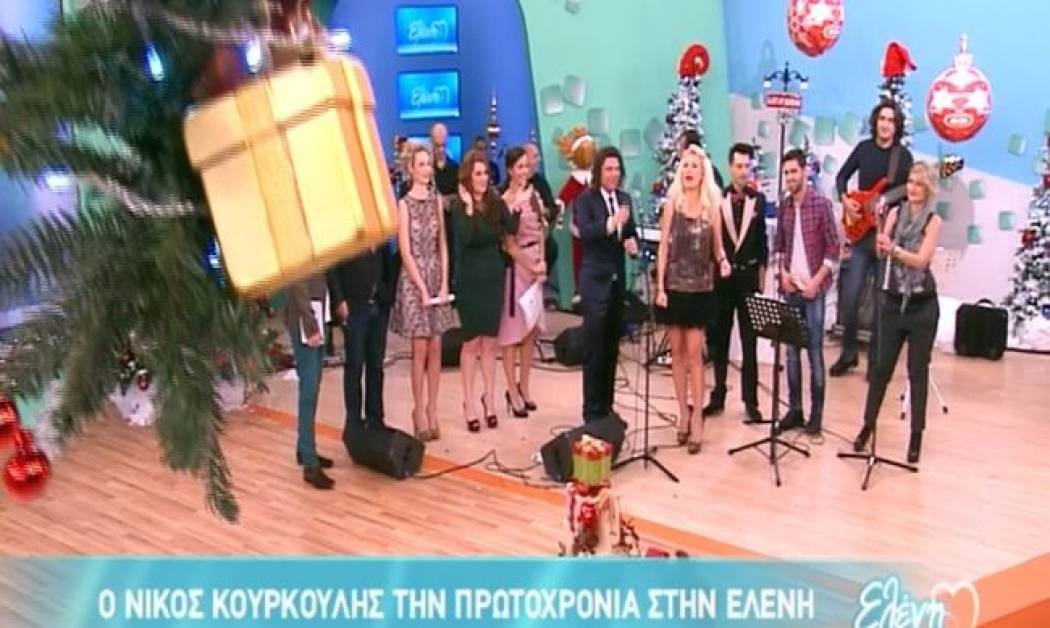 Το είδαμε κι αυτό! Η Μενεγάκη γύριζε την Πρωτοχρονιάτικη εκπομπή και ...