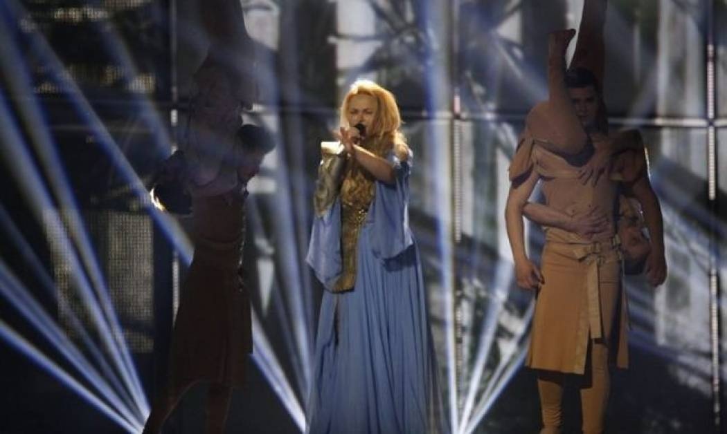 Eurovision 2014: Μολδαβία: Το gothic σκηνικό και οι… παπαρούνες ...