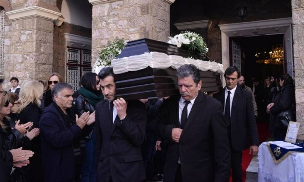 Το τελευταίο αντίο στον Τόνυ Άντονυ | Gossip-tv.gr