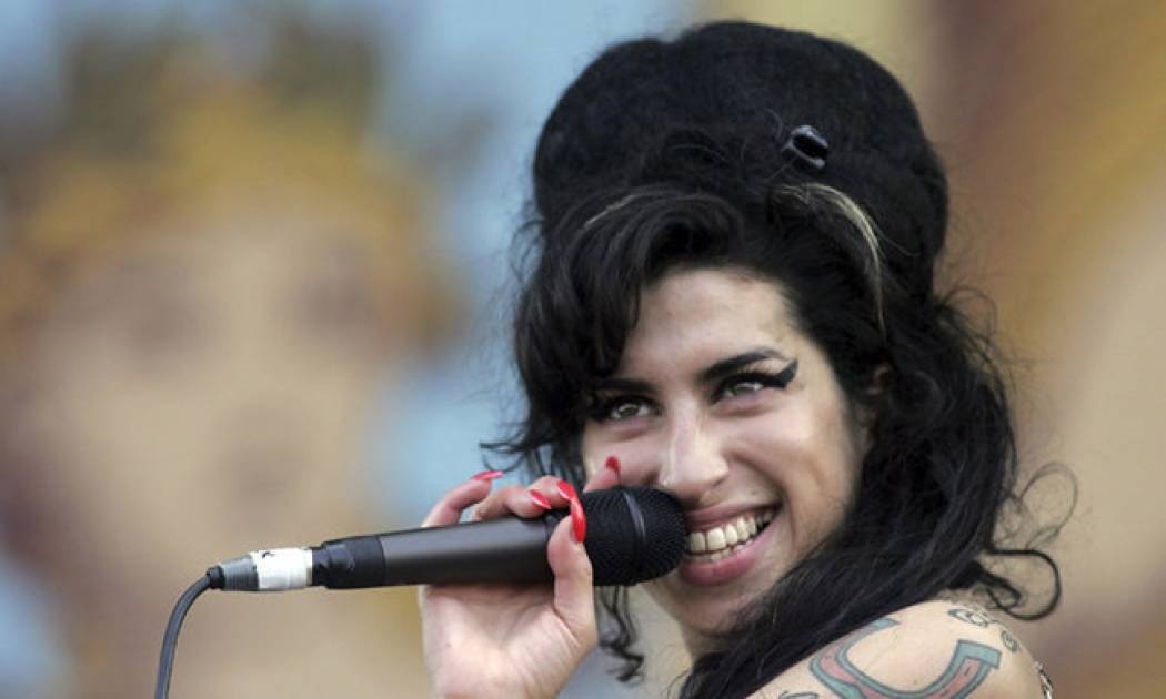 Πώς πέθανε η Amy Winehouse; Τι την οδήγησε στον θάνατο; | Gossip-tv.gr
