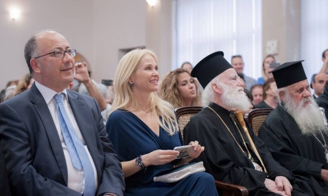 Η Μαρί Κυριακού στα εγκαίνια της πρώτης έκθεσης παιδικού βιβλίου στη ...