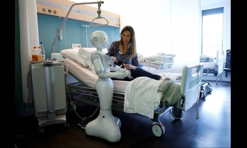 O Pepper και η Zora: Τα ρομπότ που φροντίζουν ασθενείς (pics) | Gossip ...