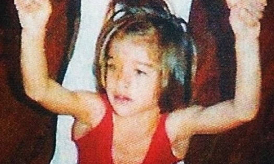 Ποια είναι η μικρή της φωτογραφίας; | Gossip-tv.gr