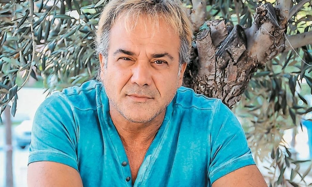 Παύλος Ευαγγελόπουλος: Ξεκίνησε γυρίσματα για τη σειρά «Έλα στη θέση ...