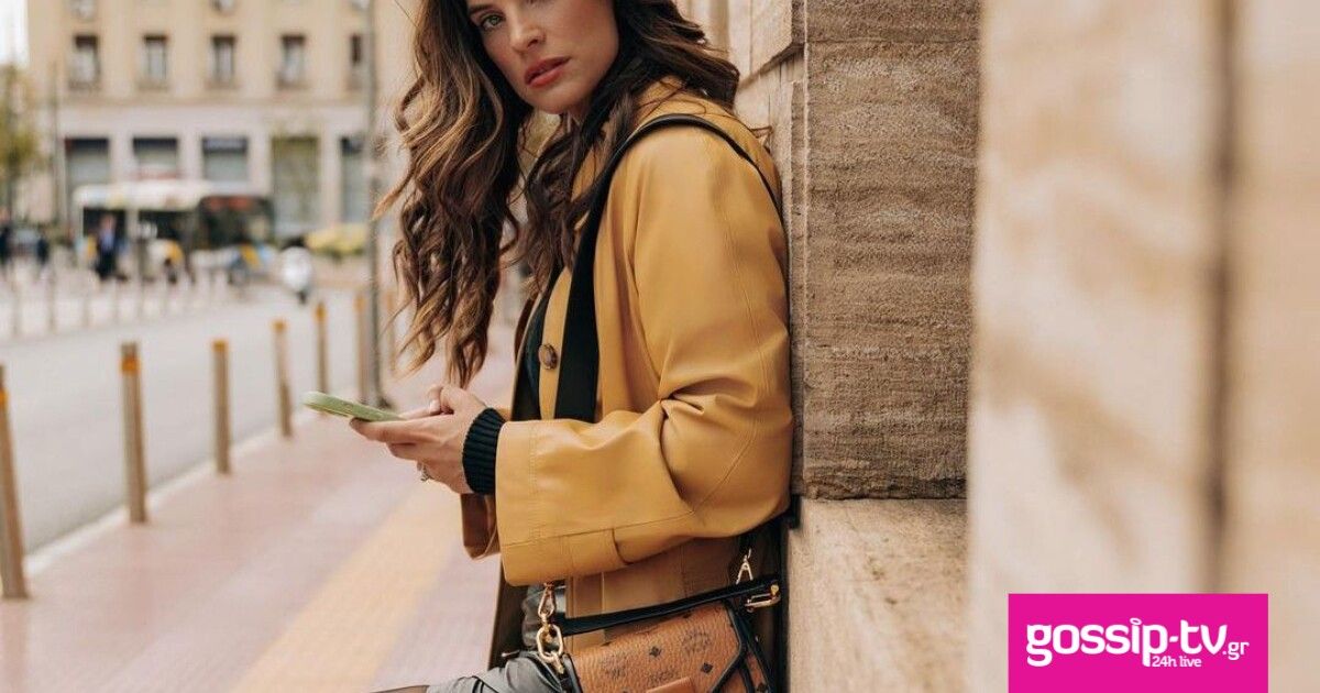 Η Χριστίνα Μπόμπα βρήκε το φόρεμα που μας κολακεύει τις βροχερές μέρες ...