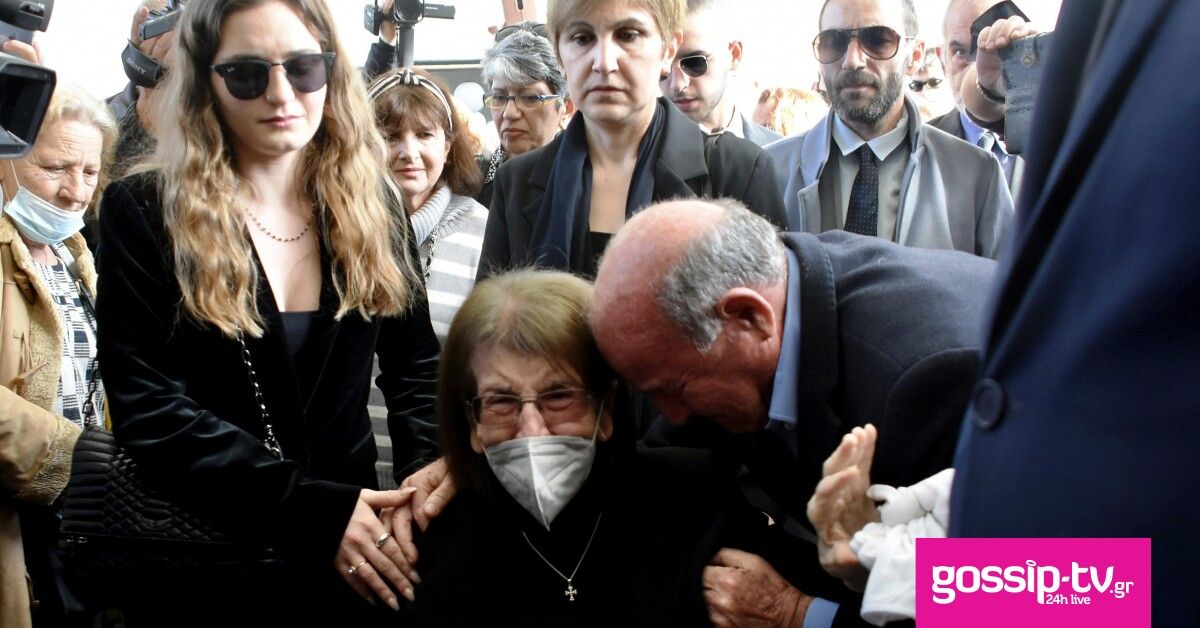 Κηδεία Ξανθόπουλου: Συντετριμμένοι η γυναίκα του, Εριφύλη, τα παιδιά ...