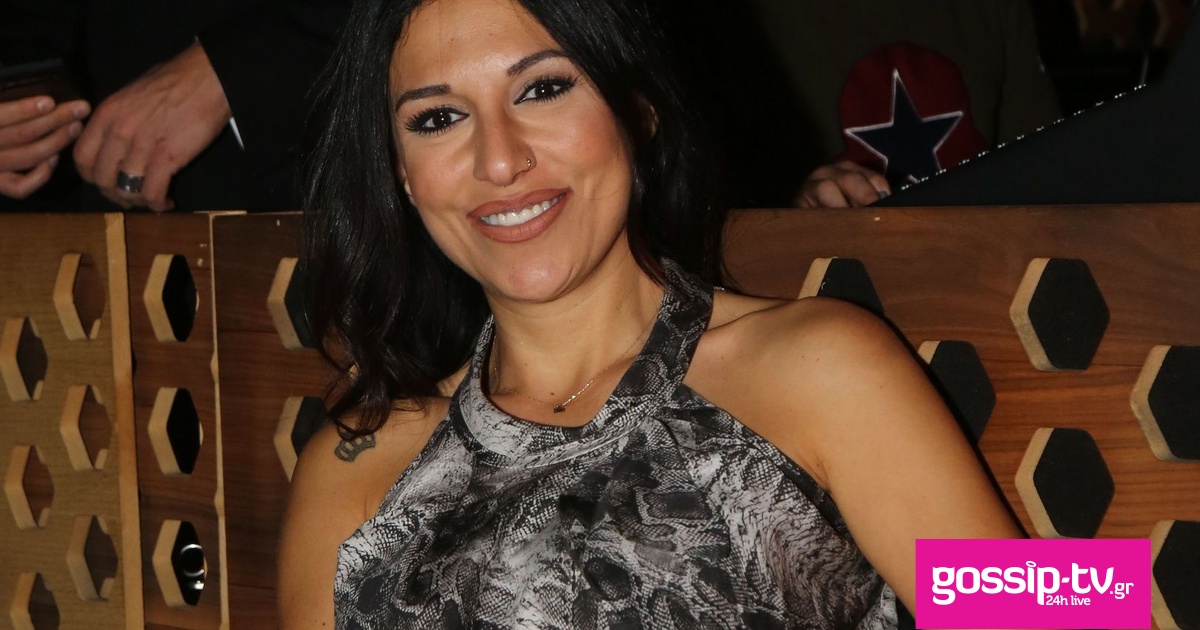 Μαρία Ιακώβου: Η πασίγνωστη τραγουδίστρια μητέρα της, η ηλικία και τα ...