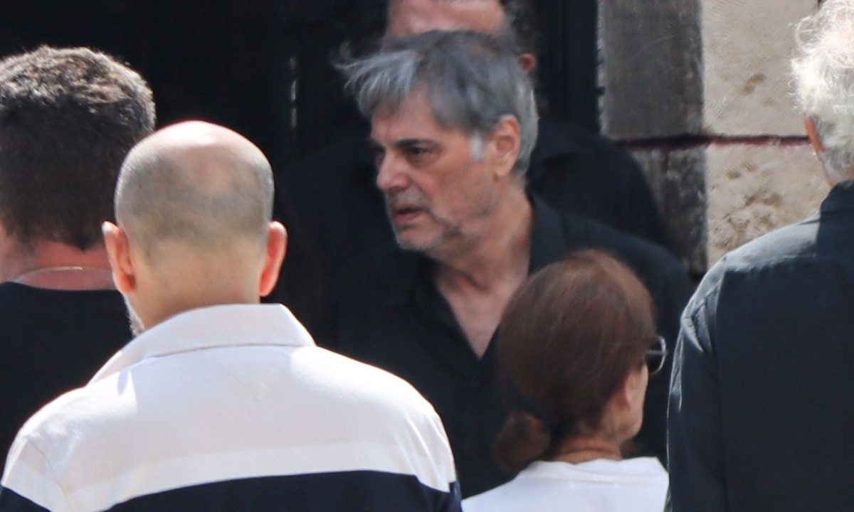 Οδυσσέας Σταμούλης: Βουβός πόνος στην κηδεία του γιου του: «Είναι ...