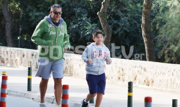 Λιάγκας: Να πώς διατηρείται σε φόρμα! Με τον γιο του Γιάννη για τρέξιμο ...
