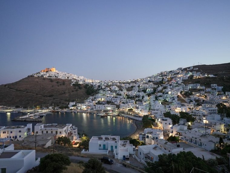 Happy Traveller: Από αυτό το υπέροχο νησί κλείνει την 8η σεζόν ο Ευτύχης Μπλέτσας | Gossip-tv.gr