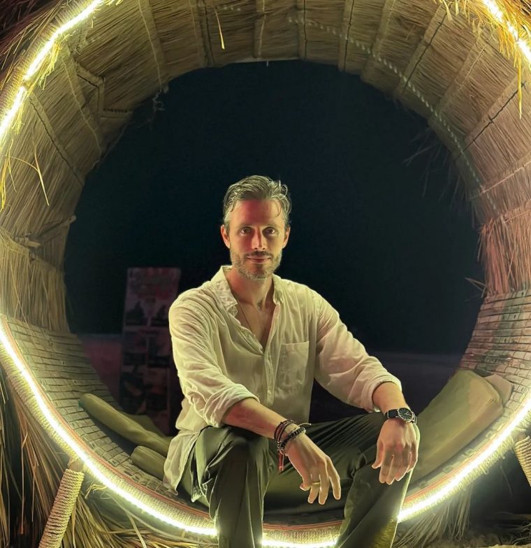 Μετά τη φωτιά: Πώς από την Ταϊλάνδη ο Nathan Thomas βρέθηκε να υποδύεται τον Αλέξανδρο Βενιέρη ...